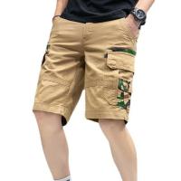 China 2023 Spring Festival Men's Casual Shorts with Large Pockets and Breathable Fabric for sale