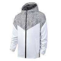 China Waterproof Windproof Men's Coat Trendy Thin Anorak Regular Sleeve Style 100% Polyester for sale