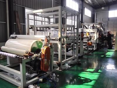 China Transparent / Colored TPU Car Cloth Film Extrusion Line Single Screw 500kg/H for sale