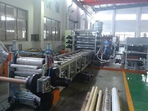 China Automatic Plastic Sheet Extrusion Line with 350kg/h Capacity and 0.5-1.5mm Thickness Featuring Calibrating Boards 4 Groups for sale