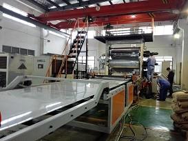 China PLC Controlled High Capacity Board Extrusion Line With Superior Quality for sale