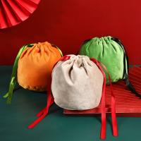 China Drawstring Design Velvet Candy Gift Bag for Weddings and Parties Customized Logo Accepted for sale