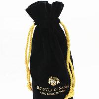 China All Seasons Velvet Wine Bottle Cover with Drawstring and Logo Wine Packaging for sale