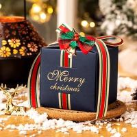 China Customized Tote Bag Christmas Paper Gift Box Packaging with Recycled Materials for sale