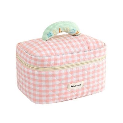 China Custom Logo Macaron Colored Cotton Plaid Make-up Bag for Portable Travel and Storage for sale