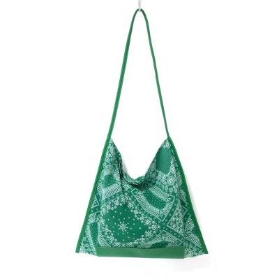 China Open Closure Travel and Outgoing Ethnic Style Ladies Full Paisley Print Shopping Bag for sale
