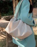 China 2024 Women's Versatile Tote Bag with Skew Straddle Instagram Design and Large Capacity for sale