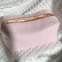 China 2024 Custom Beauty Floral Makeup Cosmetic Bag with Waffle Design and Zipper Closure for sale