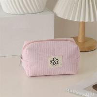 China Print Pattern Type Polyester Makeup Bag Multifunction Custom Cosmetic Bag with Handle for sale