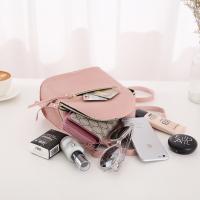 China Lightweight Softback Womens Travel Shoulder Bag with Durable Pu Leather Material for sale