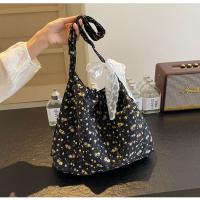 China Simple Fashion Straw and Lace Shoulder Bag for Ladies Large Capacity Underarm Tote Bag for sale