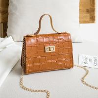China Customized Color Crocodile Pattern Handbag with Zipper Closure and Luxury Design for sale