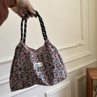 China Polyester Lining Ins Large Capacity Floral Beach Canvas Bag for Eco-Friendly Shopping for sale