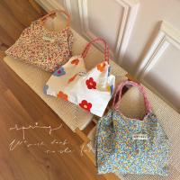 China Polyester Lining Ins Large Capacity Floral Beach Canvas Bag for Eco-Friendly Shopping for sale