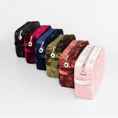 China Portable Velvet Waterproof Makeup Bag for Travel Storage Pouch Cosmetic Case for sale