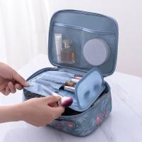 China Outdoor Girl Cosmetic Bag Makeup Bag Women Toiletries Organizer With Fashionable Style for sale