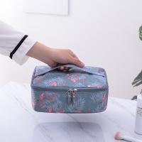 China Outdoor Girl Cosmetic Bag Makeup Bag Women Toiletries Organizer With Fashionable Style for sale
