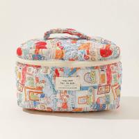 China Floral Puffy Quilted Makeup Bag for Daily Life Ins Travel Student Tote Large Capacity for sale