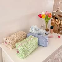 China Zipper Closure Floral Cosmetic Bag for Toiletry Travel Customized Logo Summer Design for sale