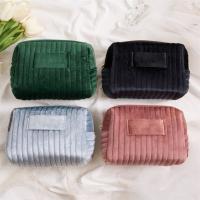 China Zipper Closure Velvet Toiletry Pouch for Comfortable and Stylish Traveling Needs for sale