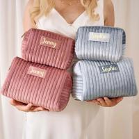 China Zipper Closure Velvet Toiletry Pouch for Comfortable and Stylish Traveling Needs for sale