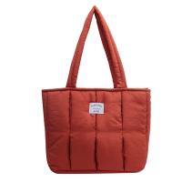 China Customized Tote Bag For Women 2024 Winter Fashion Quilted Shoulder Bag Large Capacity for sale