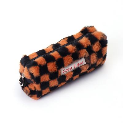 China Large Capacity Gingham Makeup Pouch with Customized Color and Towel Embroidery Logo for sale