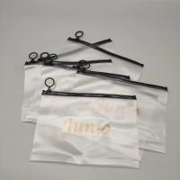 China Travel Transparent PVC Cosmetic Bag with Zipper Closure Newest Fashionable Style for sale