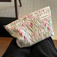 China Customized Logo Travel Cotton Canvas Makeup Bag for Women Fashion Style Cosmetic Bag for sale