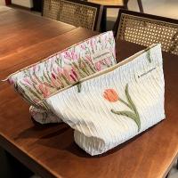 China Customized Logo Travel Cotton Canvas Makeup Bag for Women Fashion Style Cosmetic Bag for sale