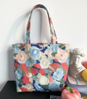 China Weekend Getaway Essential Custom Logo Quilted Handbag with Inside Pockets and Style for sale