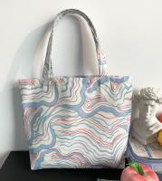 China Weekend Getaway Essential Custom Logo Quilted Handbag with Inside Pockets and Style for sale