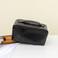China Newest Fashionable Cosmetic Storage Bag Keep Your Cosmetics Neat and Tidy on the Go for sale