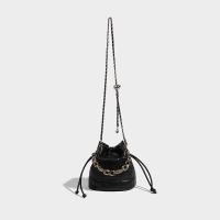 China 2024 Design Fashion Leather Cross Body One Shoulder Small Bag Bucket Bag for Women's for sale