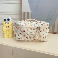China Customized Logo Accepted Soft Quilted Cotton Zip Puffy Makeup Bag for Women's Cosmetic for sale