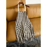 China Daily Life Printing Methods Foil print Apron for Salon Attendants in Simple Fashion for sale