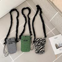 China OEM/ODM Acceptable Small Square Lattice Mini Cell Phone Crossbody Bag in Canvas for sale
