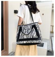 China Custom Logo Travel Polyester Women Shoulder Canvas Beach Bag for Shopping and Leisure for sale