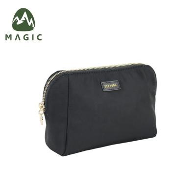 China Customized Makeup Pouch Fashion Style Waterproof Nylon Cosmetic Bag with Big Capacity for sale