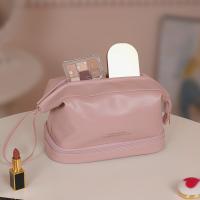 China Best PU Cosmetic Bag Customized Logo Make Up Pouch for Women for sale