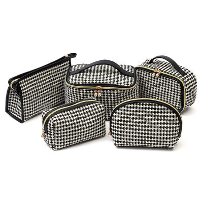 China Custom Toiletry Bag Set Large Makeup Bag Organizer for Women and Girls' Essentials for sale