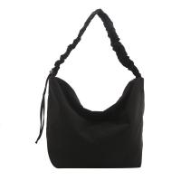 China Large Capacity Nylon Crossbody Pleated Drawstring Shoulder Bag for Women Shopping Bags for sale
