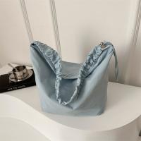China Large Capacity Nylon Crossbody Pleated Drawstring Shoulder Bag for Women Shopping Bags for sale
