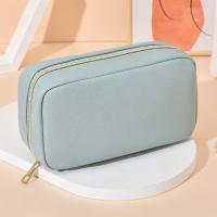 China Customized Color Private Label Makeup Bag with Waterproof Zipper Closure Design for sale