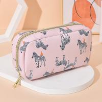 China Customized Color Private Label Makeup Bag with Waterproof Zipper Closure Design for sale