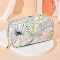 China Customized Color Private Label Makeup Bag with Waterproof Zipper Closure Design for sale