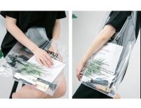 China Main Material PVC Beach Tote Bag Perfect for Casual Trips and Outings for sale