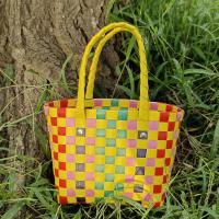 China Eco-friendly Women Triangle Straw Raffia Bag for Travel and Outgoing Newest Fashinable for sale