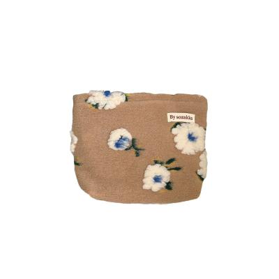 China Japanese Style Embroideries Plush Storage Bag High Sense Toiletries Bag for Cosmetics for sale