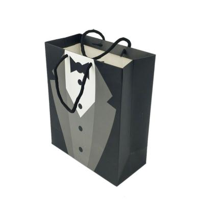 China Small Business Custom Logo Accepted Recyclable Biodegradable Paper Bag Gift Packaging for sale